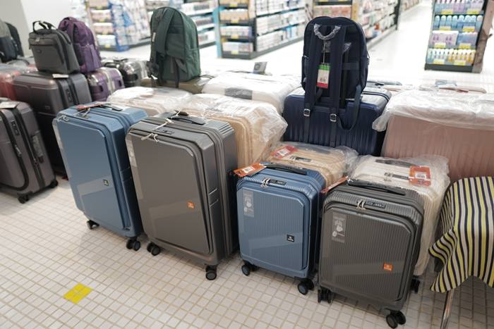 『花蓮新天堂樂園』JOHOYA禾雅行李箱包特展全面3折起｜百款行李箱聯合清售｜旅行包、電腦包、男女潮流包款│一年保固終身保修！日本美食景點輕旅行．桃太郎行程精選.呂小珊の時尚空間.『花蓮新天堂 ...